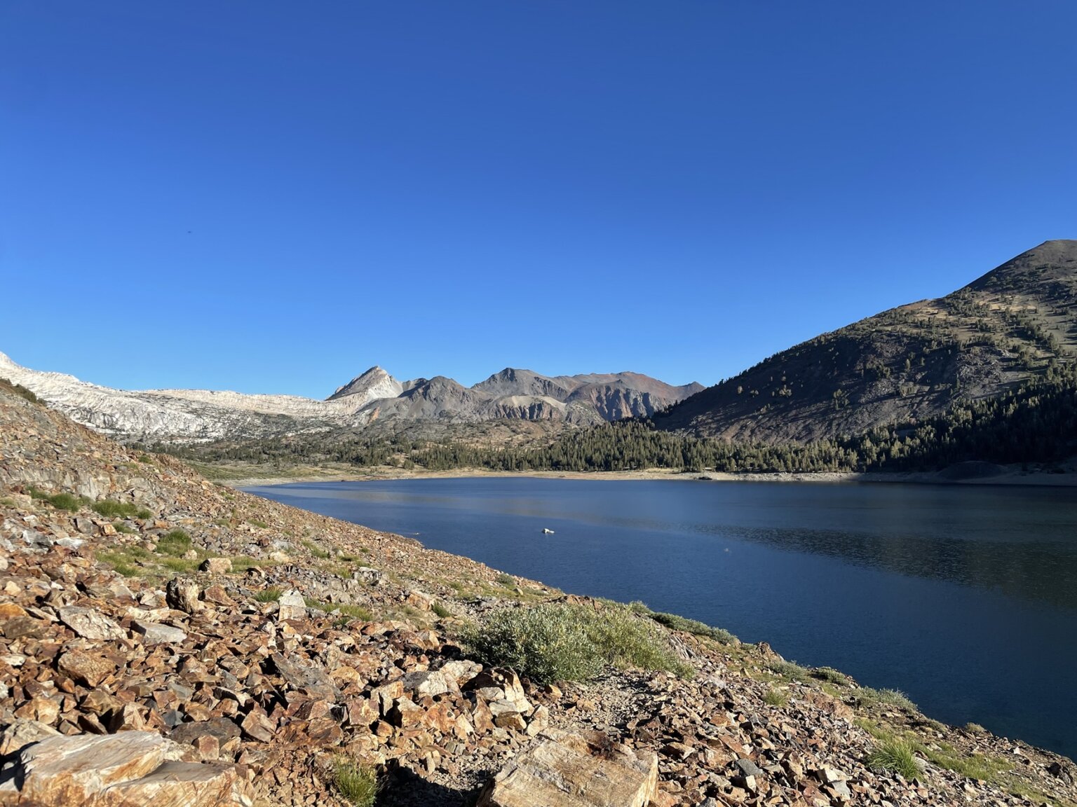 イースト・シエラネバダ山脈の美しい山々の絶景を堪能できる秀逸なトレイル Twenty Lakes Basin Loop Trail【歩かずに ...